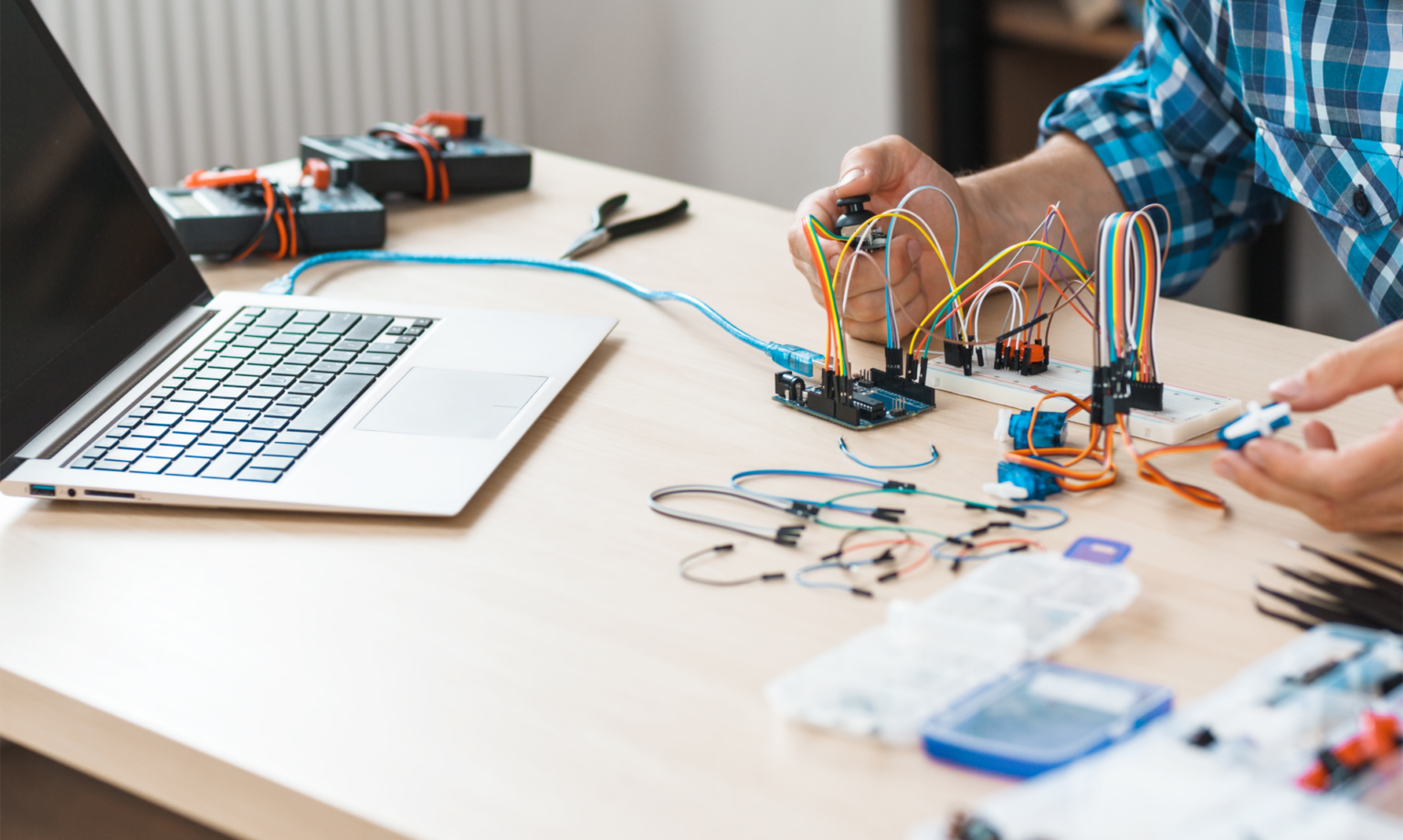 Electrical engineering industry: a strategic market - Matchplat